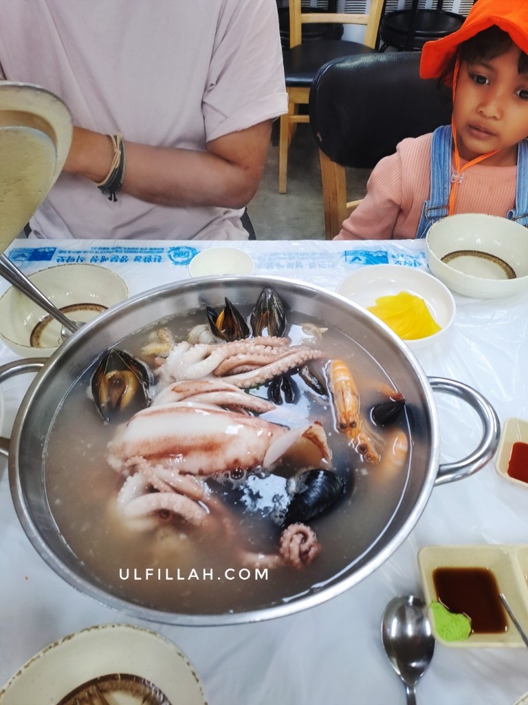 Haemul Kalguksu: Kaya Gizi dan Muslim Friendly - Bala Bala Story